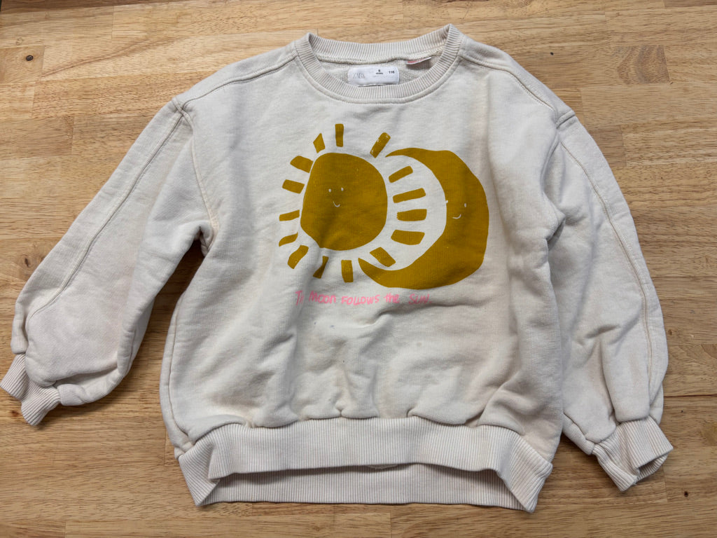 H&M Sweatshirt – 5-6Y Grey Abstract Characters – Nest and Sprout